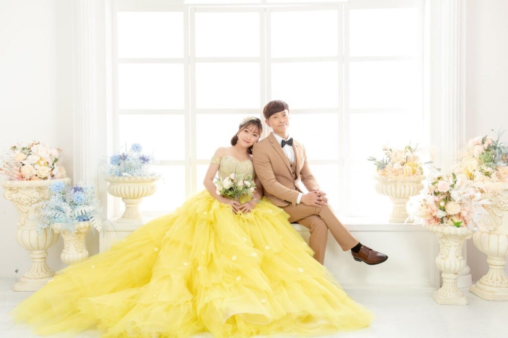 Studio Pre-Wedding Photography Singapore - Yikeshu Bridal Team
